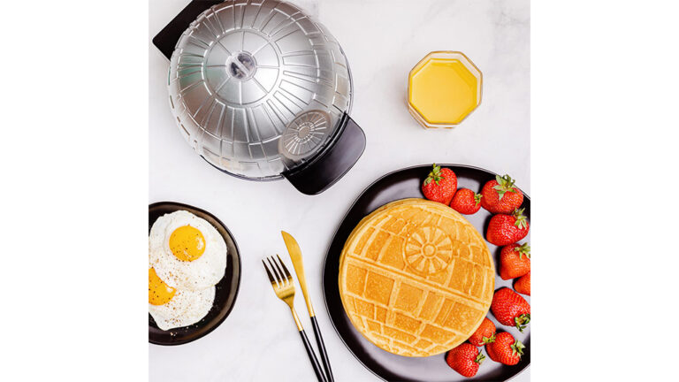 STAR WARS DEATH STAR HALO WAFFLE MAKER - The Pop Insider