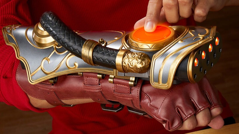 MAGIC: THE GATHERING CHANDRA PYROMANCER'S GAUNTLET ROLEPLAY COLLECTIBLE ...